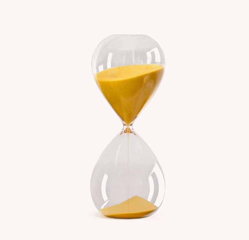 Elegant 30-Minute Hourglass Timer for Focused Reading – Edgewater Bookstore